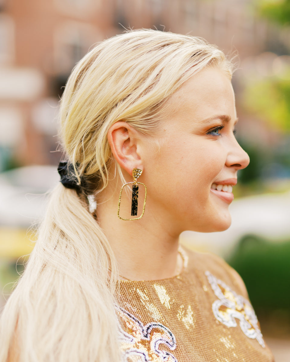 Black & Gold Flake Stick Hoops – Taylor Shaye Designs
