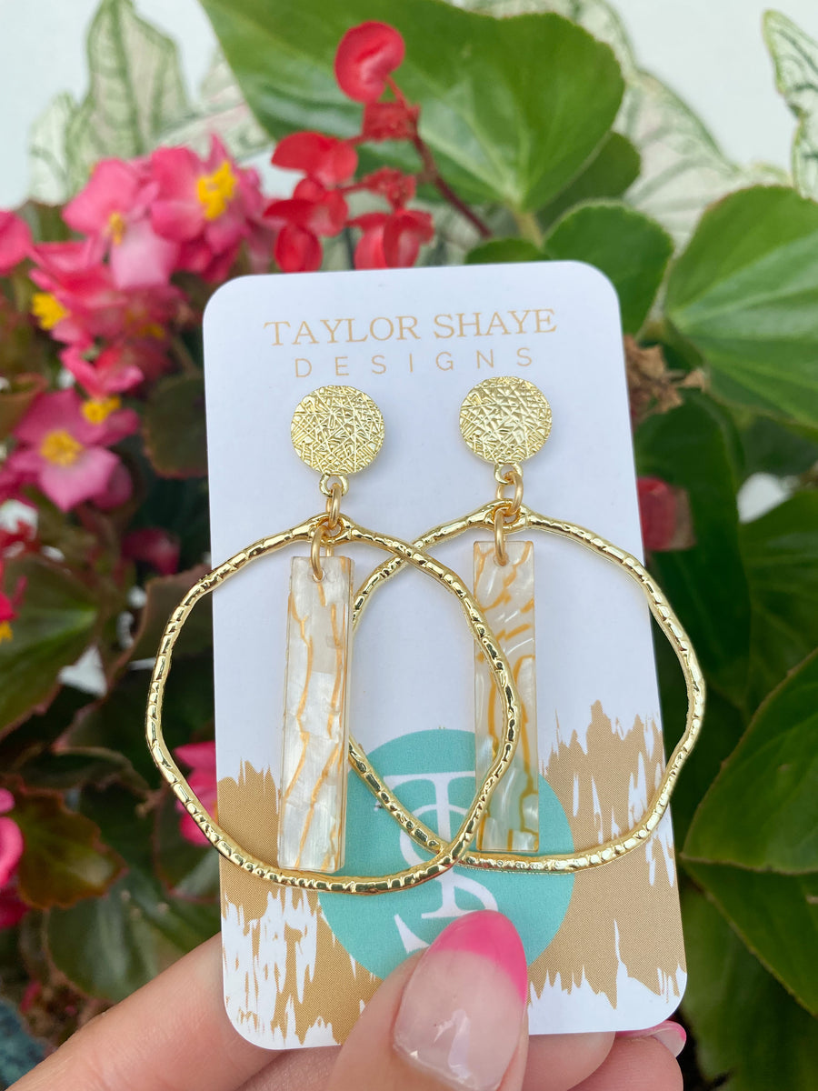 Carrie Stick Hoops – Taylor Shaye Designs
